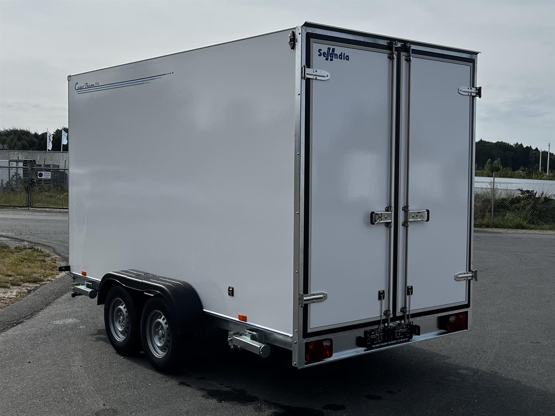 TFI 370-3000 køletrailer m/døre