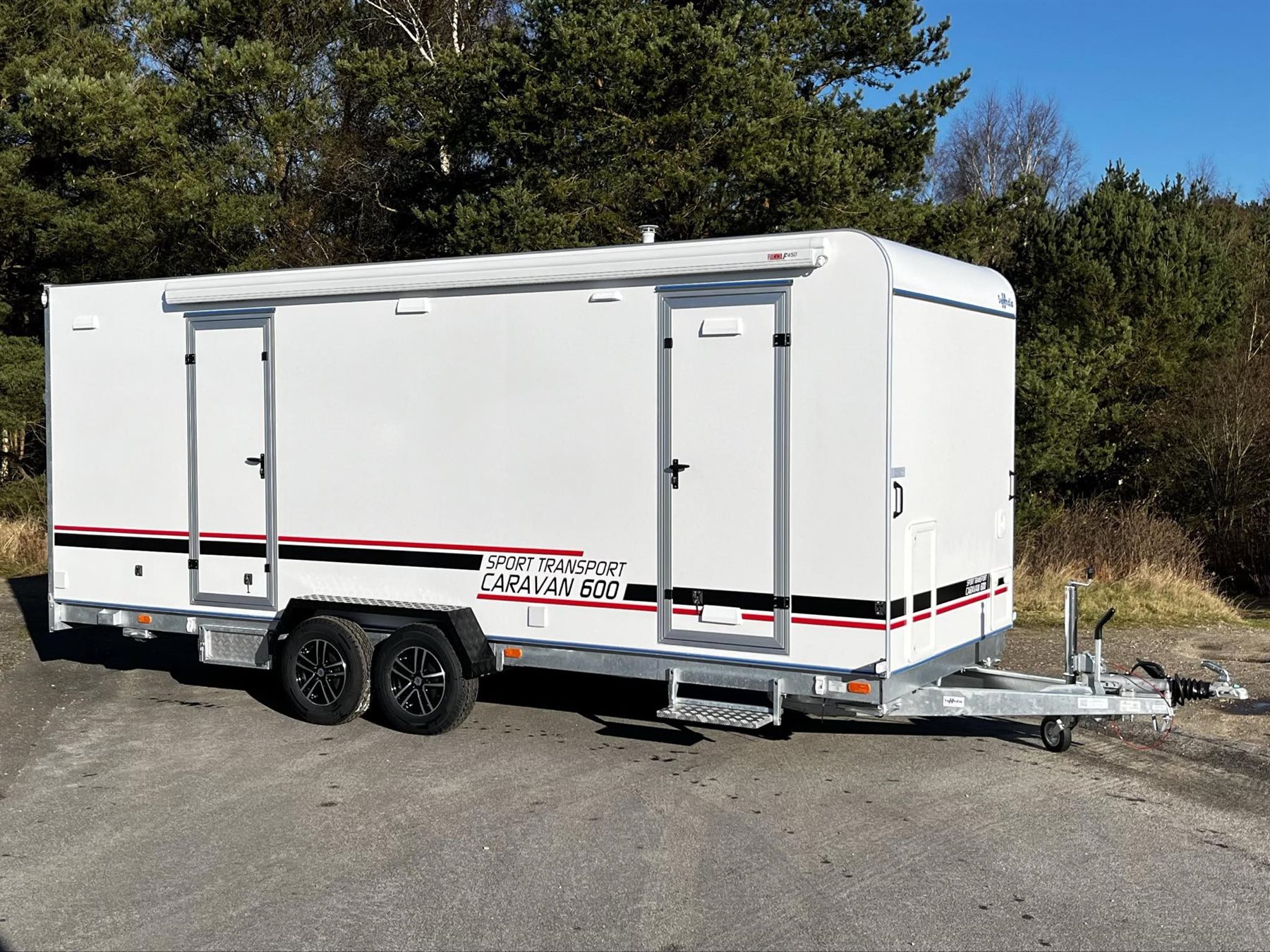 TP 600-2700 Sport Transport Caravan