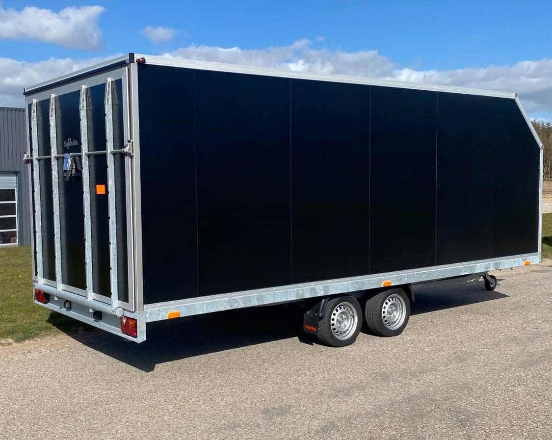 Lukket autotrailer - Se den hos Selandia