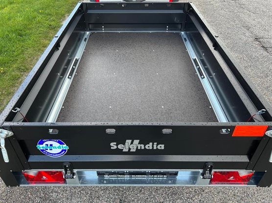 Spectrum sort fritidstrailer