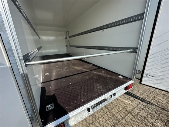 Tværbom til Selandia lukket trailer - Lastsikring