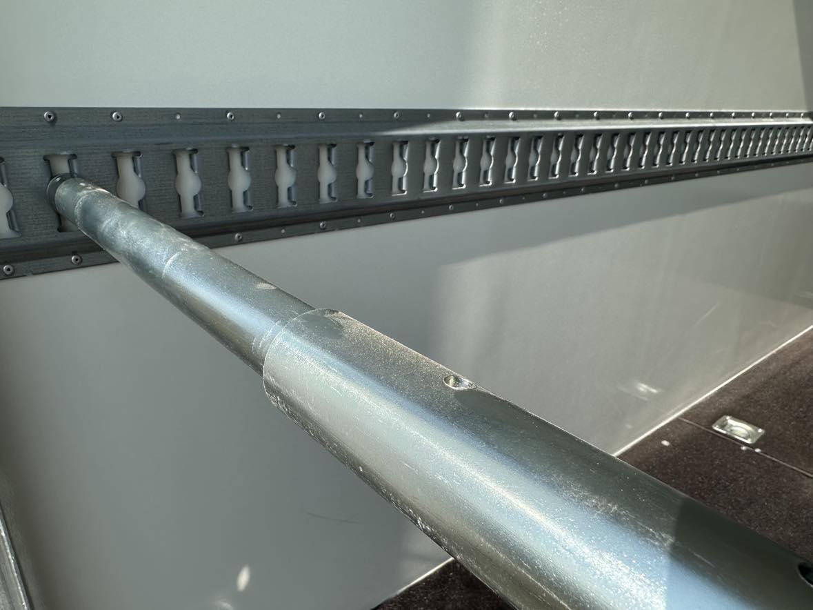 Tværbom til Selandia lukket trailer - Lastsikring